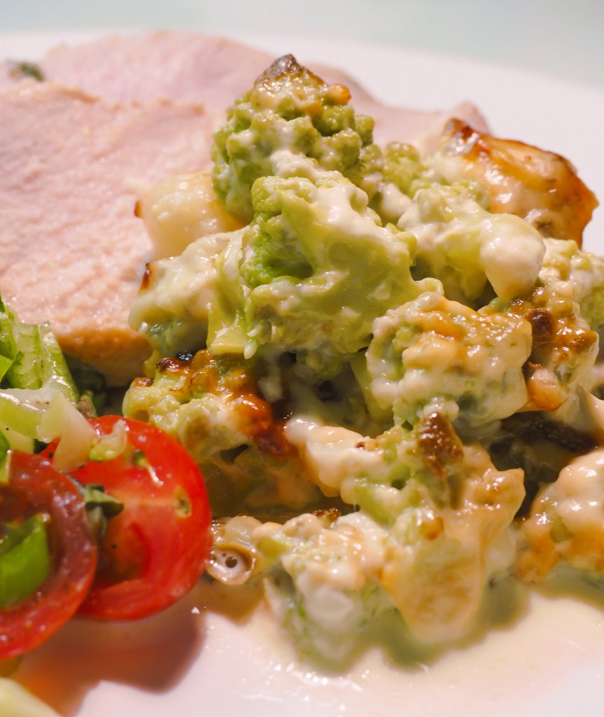 Kermainen paistos Romanesco kukkakaalista – Ruokasirkusta